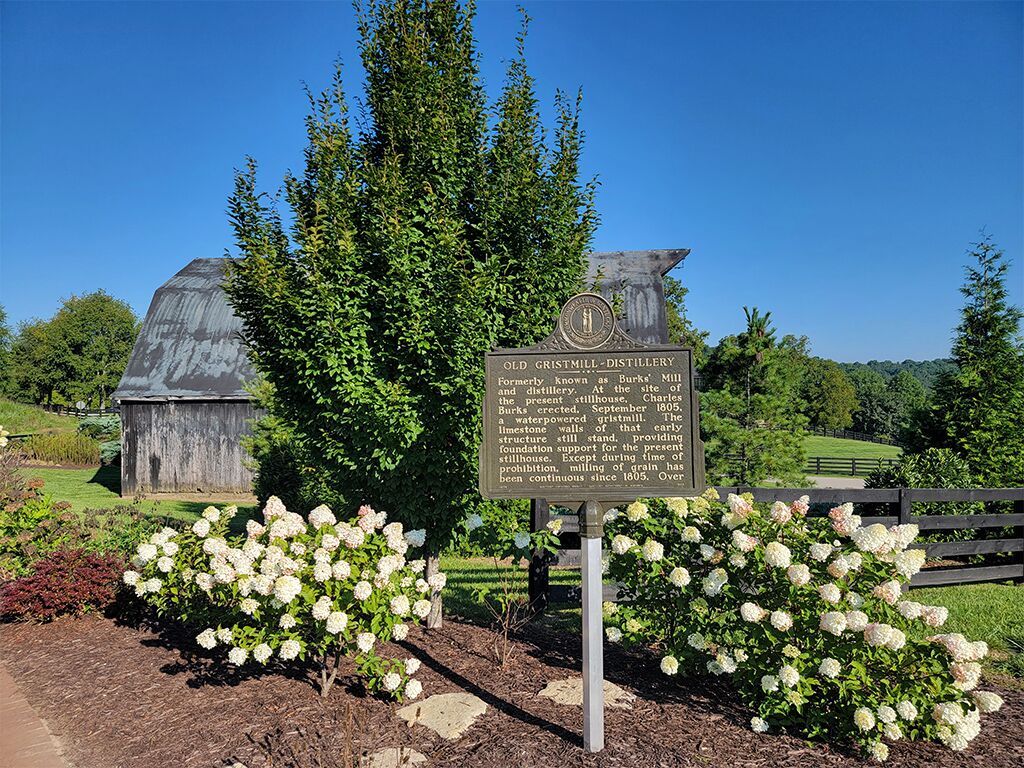 About Us | Jonas Chorum