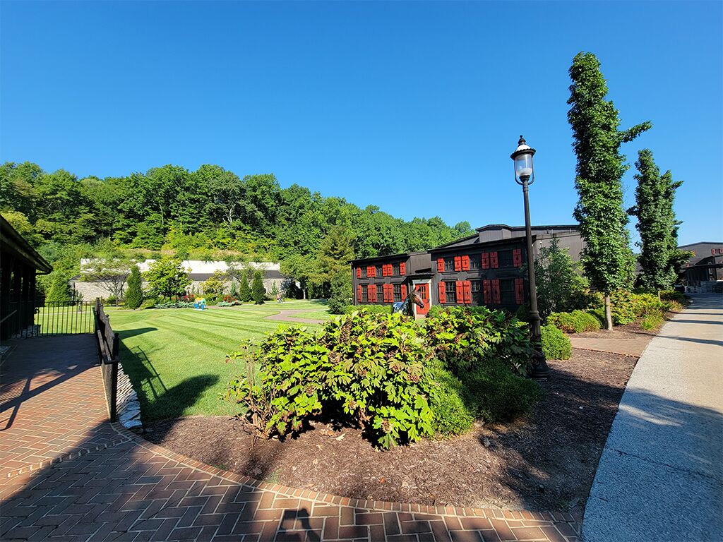 About Us | Jonas Chorum